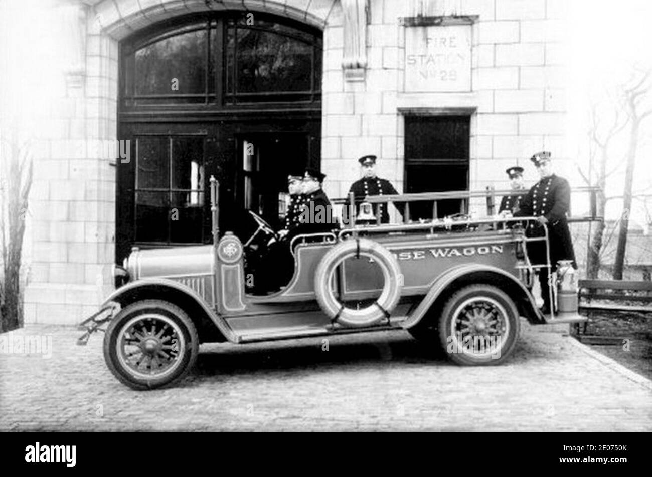 Véhicule motorisé Black and White Stock Photos & Images - Alamy