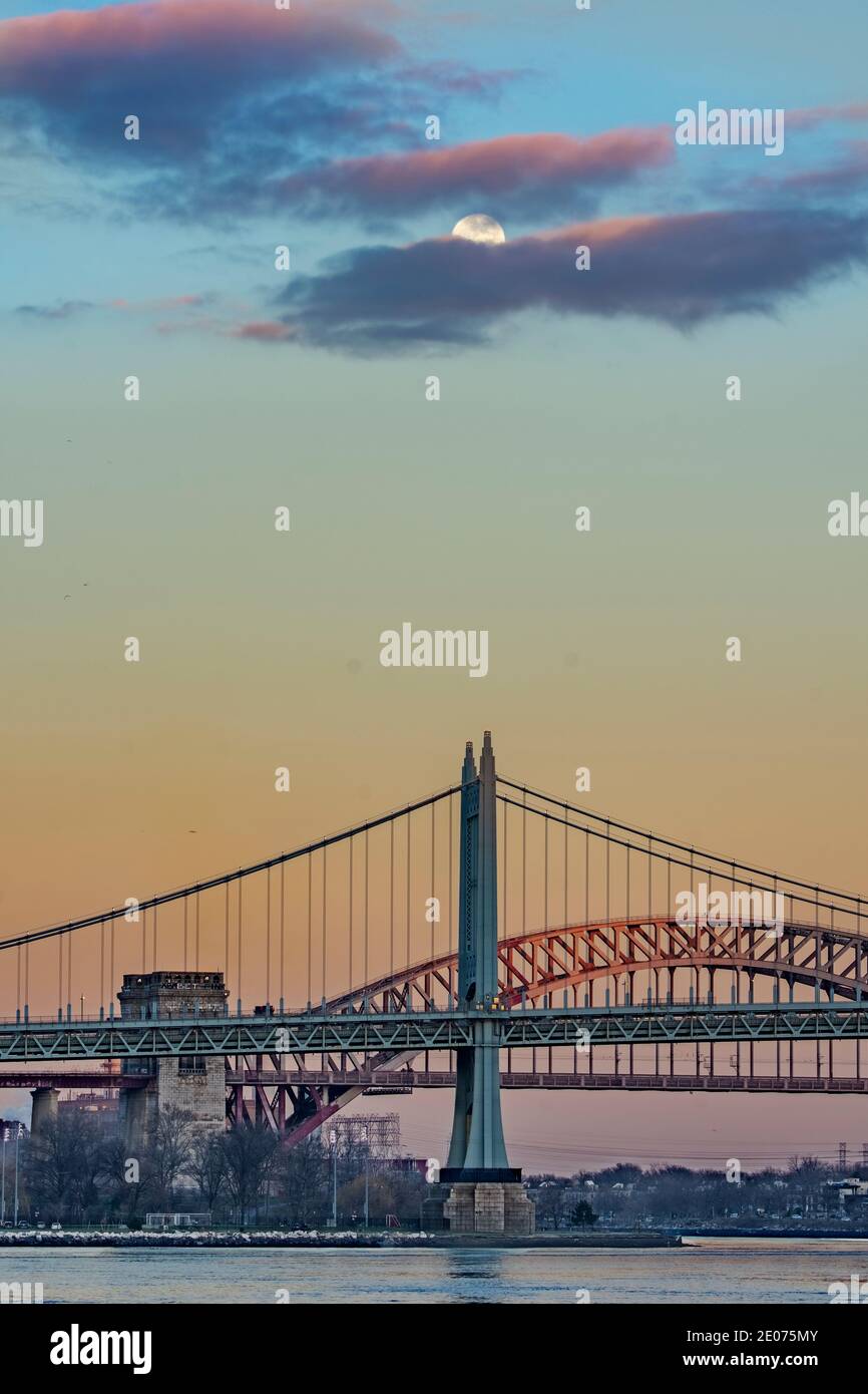 Moon Gate Bridge High Resolution Stock Photography and Images - Alamy