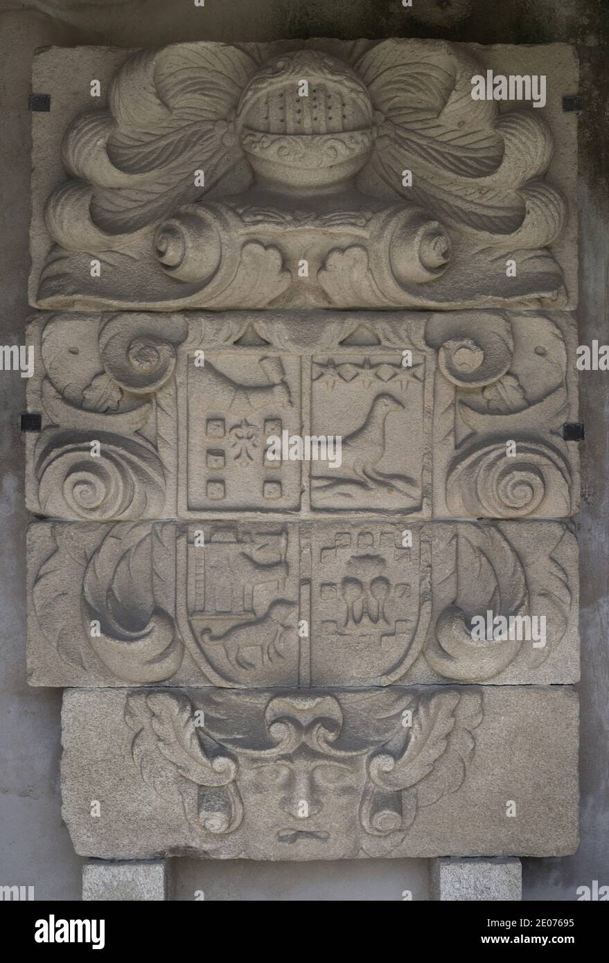 Coat of arms heraldic shield hi-res stock photography and images - Alamy