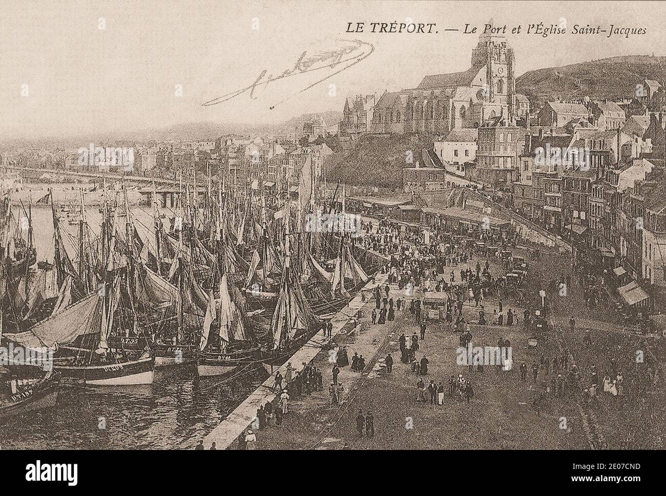 Le Tréport - Le port et les quais Stock Photo - Alamy