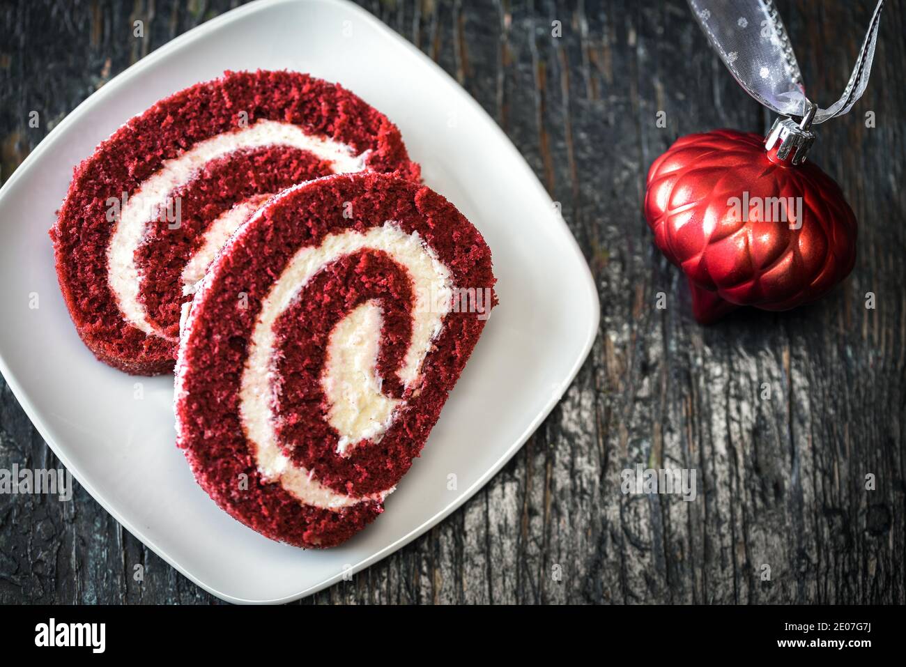 Red velvet roll hi-res stock photography and images - Alamy