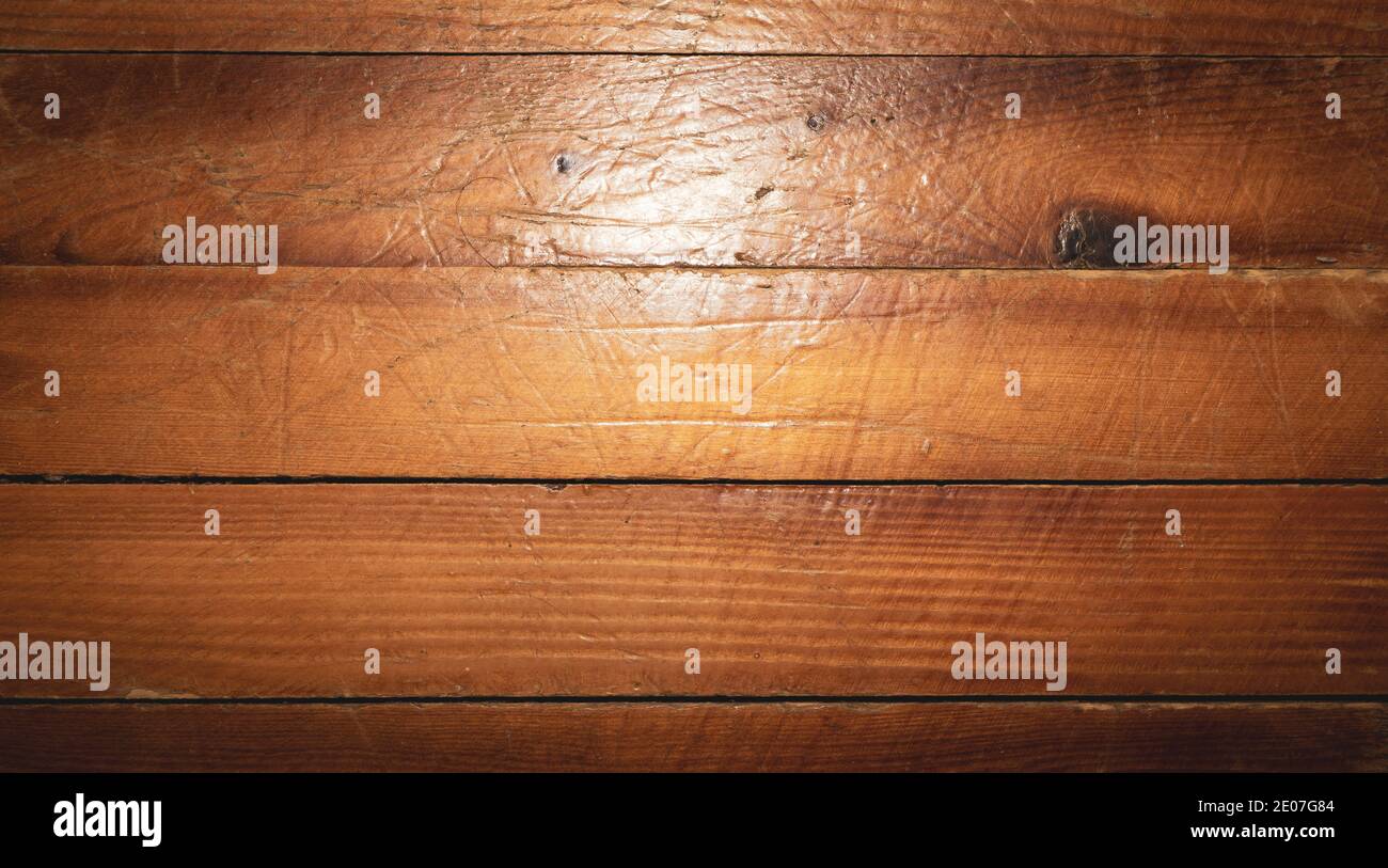 The background is made of old ones with a peeling lacquer coating ...
