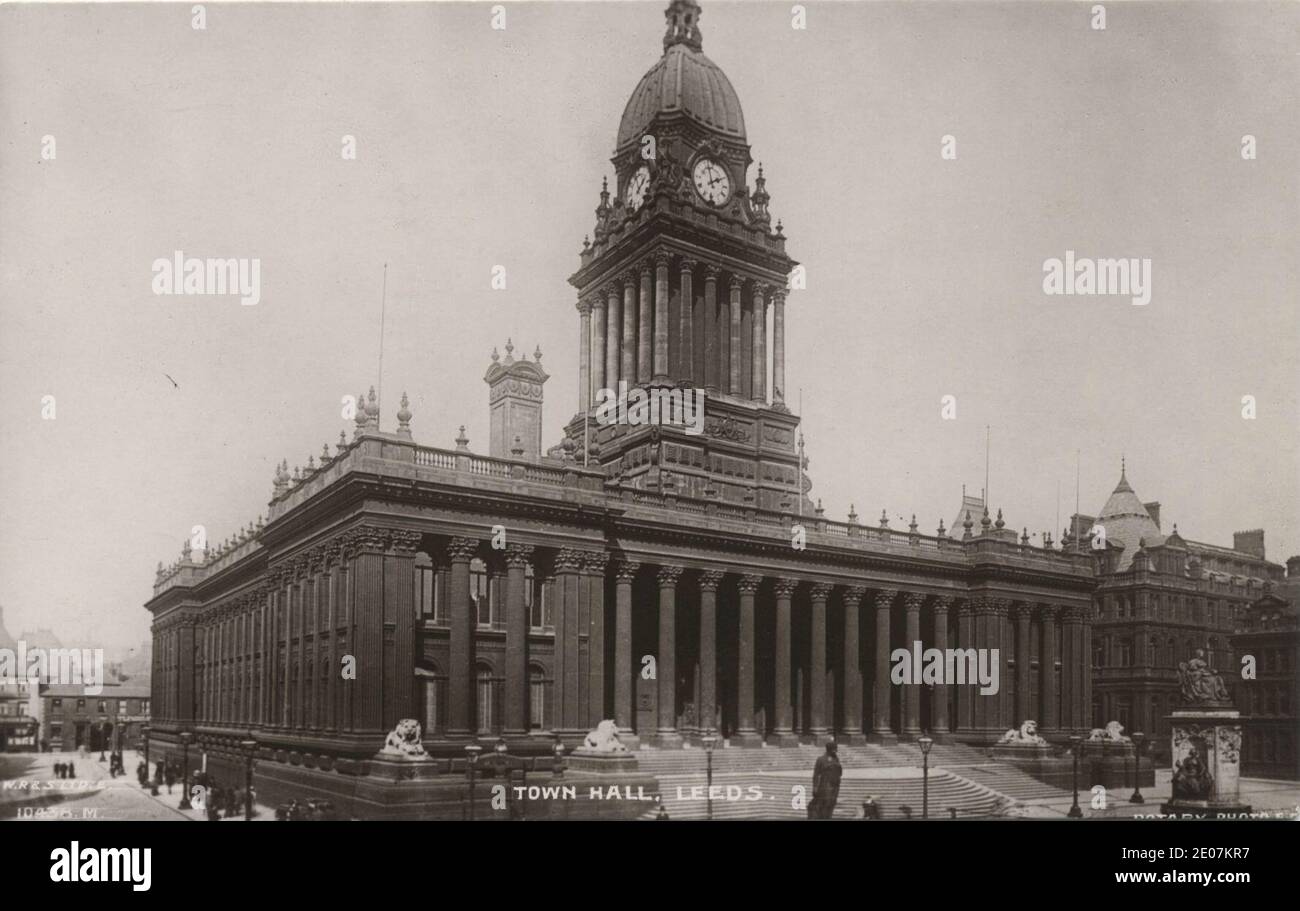 Historical town architecture scene 1914 hi-res stock photography and ...