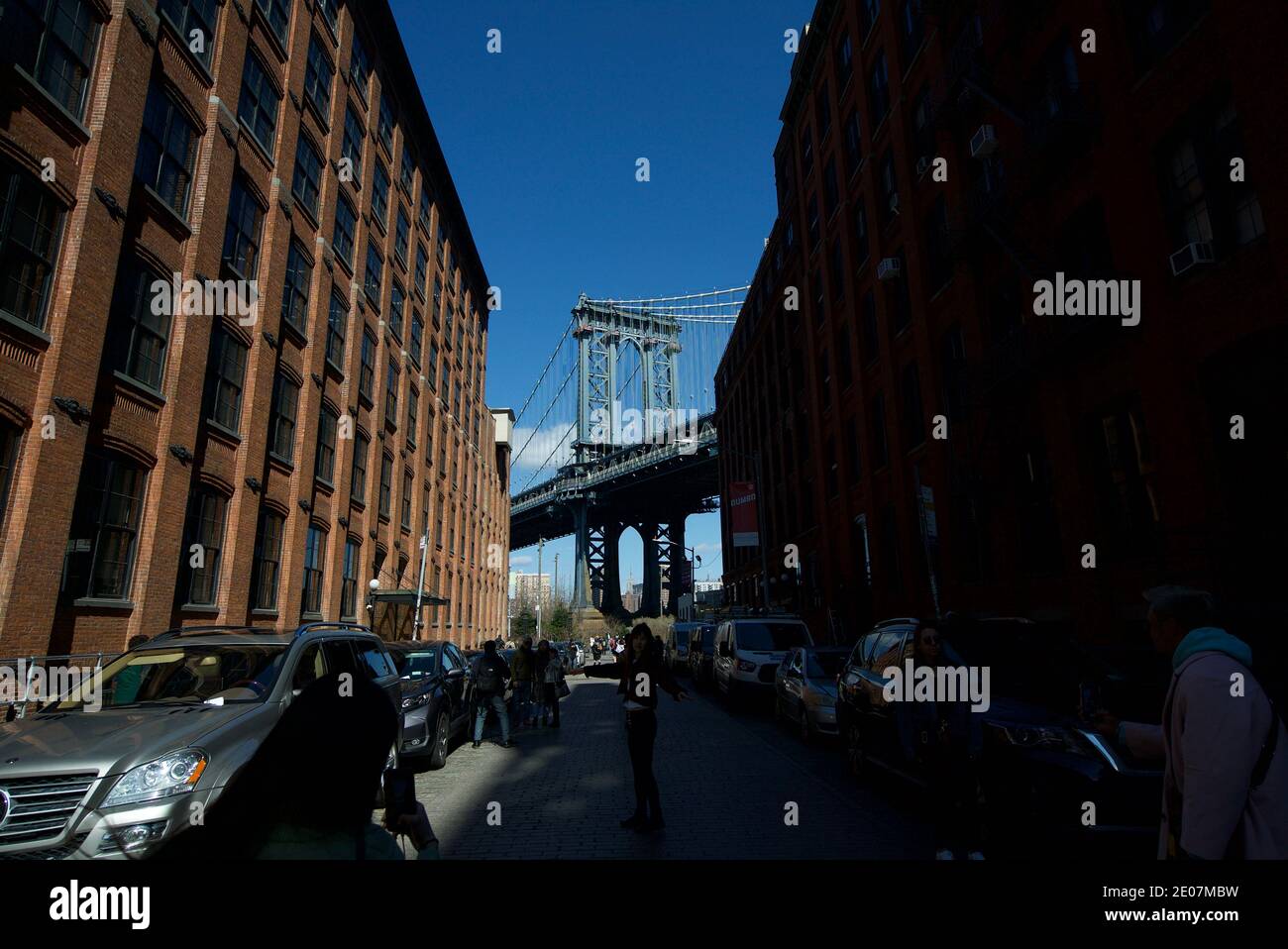The Manhattan Bridge: A suspension bridge that crosses the East River ...