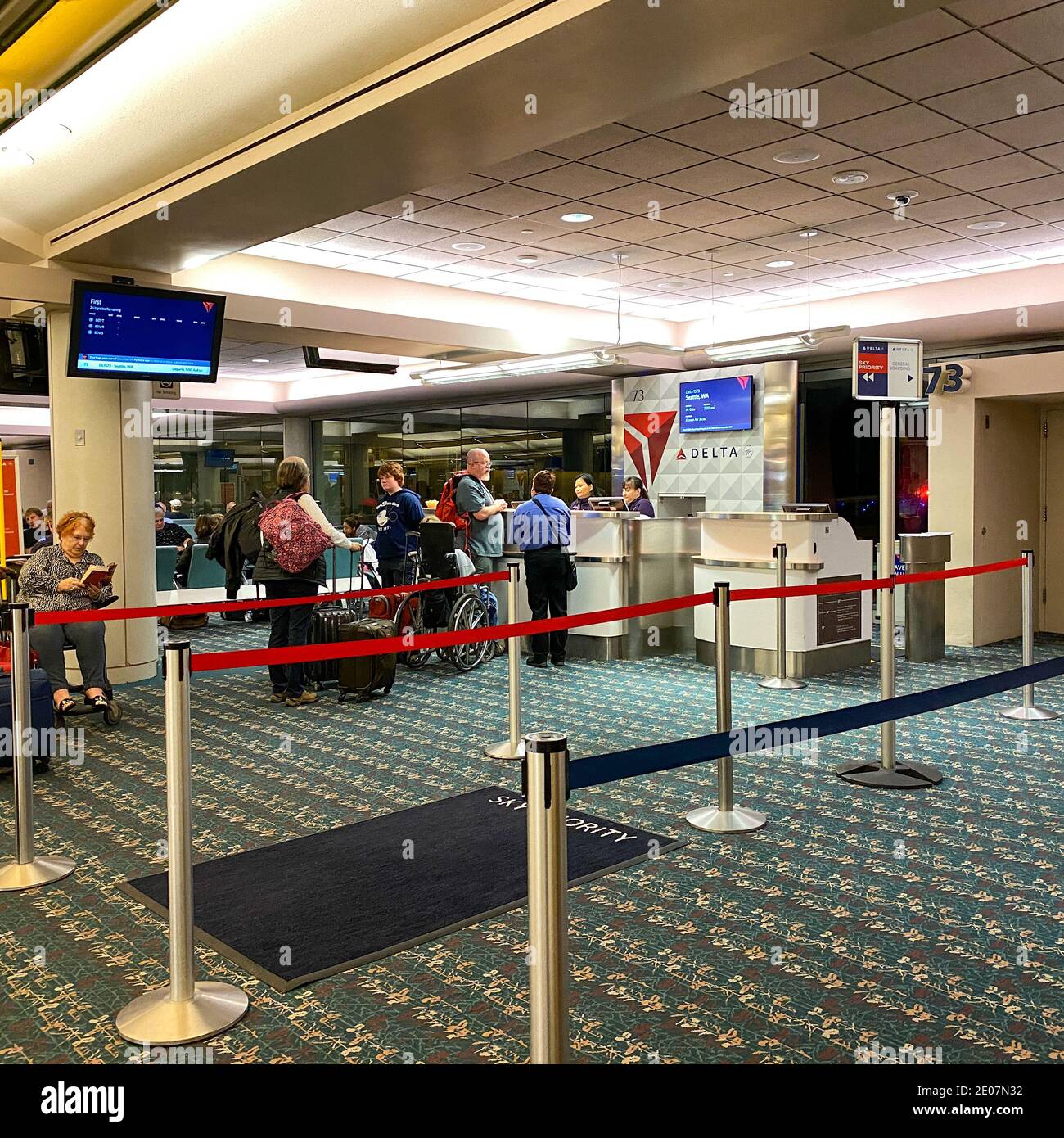 Delta plane gate hi-res stock photography and images - Alamy