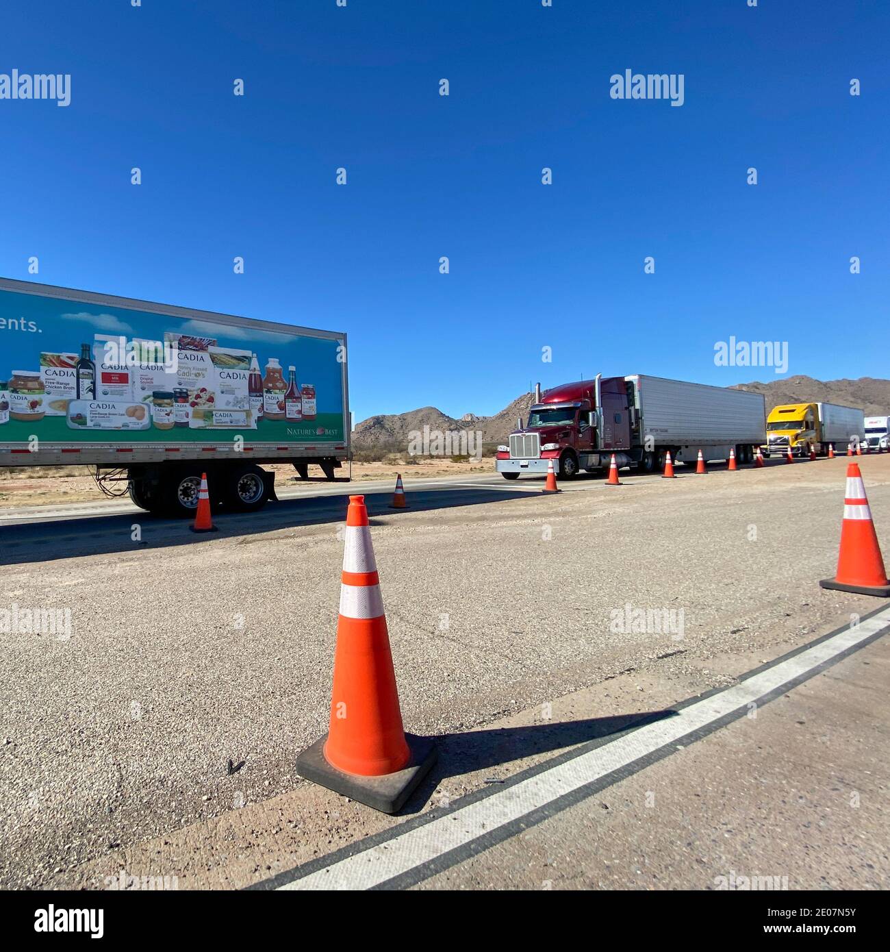 Mexico border trucks hi-res stock photography and images - Alamy