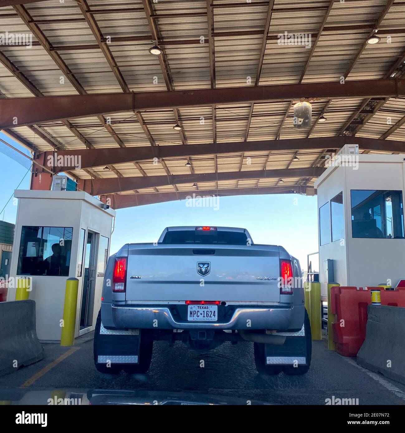 Us customs border protection officer hi-res stock photography and ...