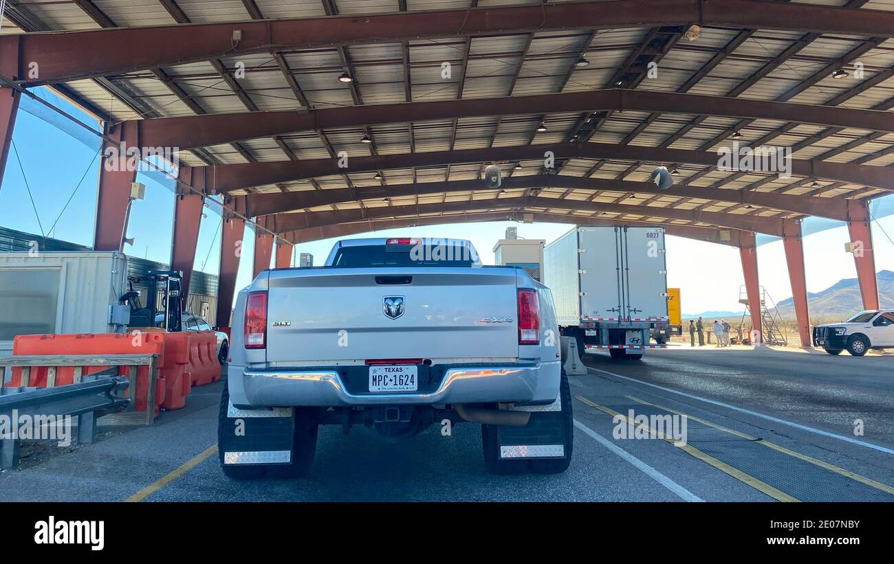 Us customs border protection officer hi-res stock photography and ...