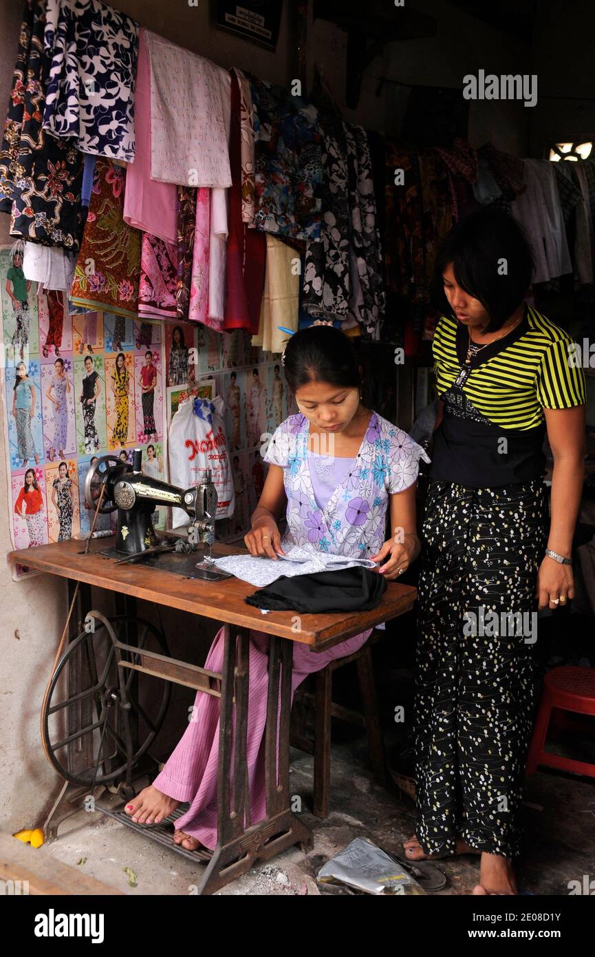 Machine Gon High Resolution Stock Photography and Images - Alamy