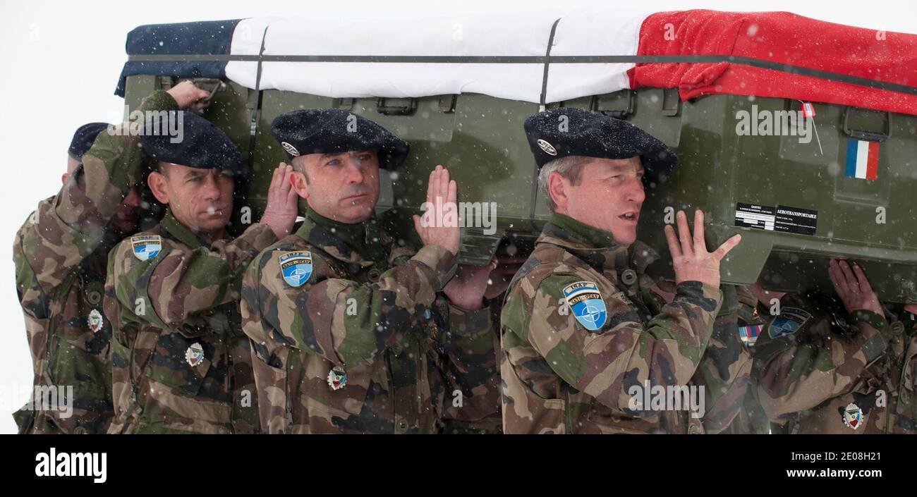 Corps militaire hi-res stock photography and images - Alamy