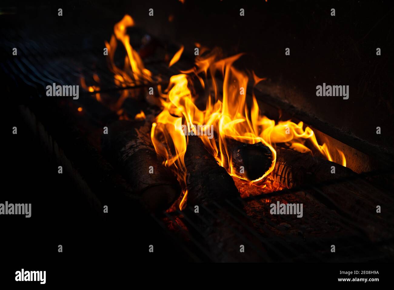 Camping fire cut out hi-res stock photography and images - Alamy