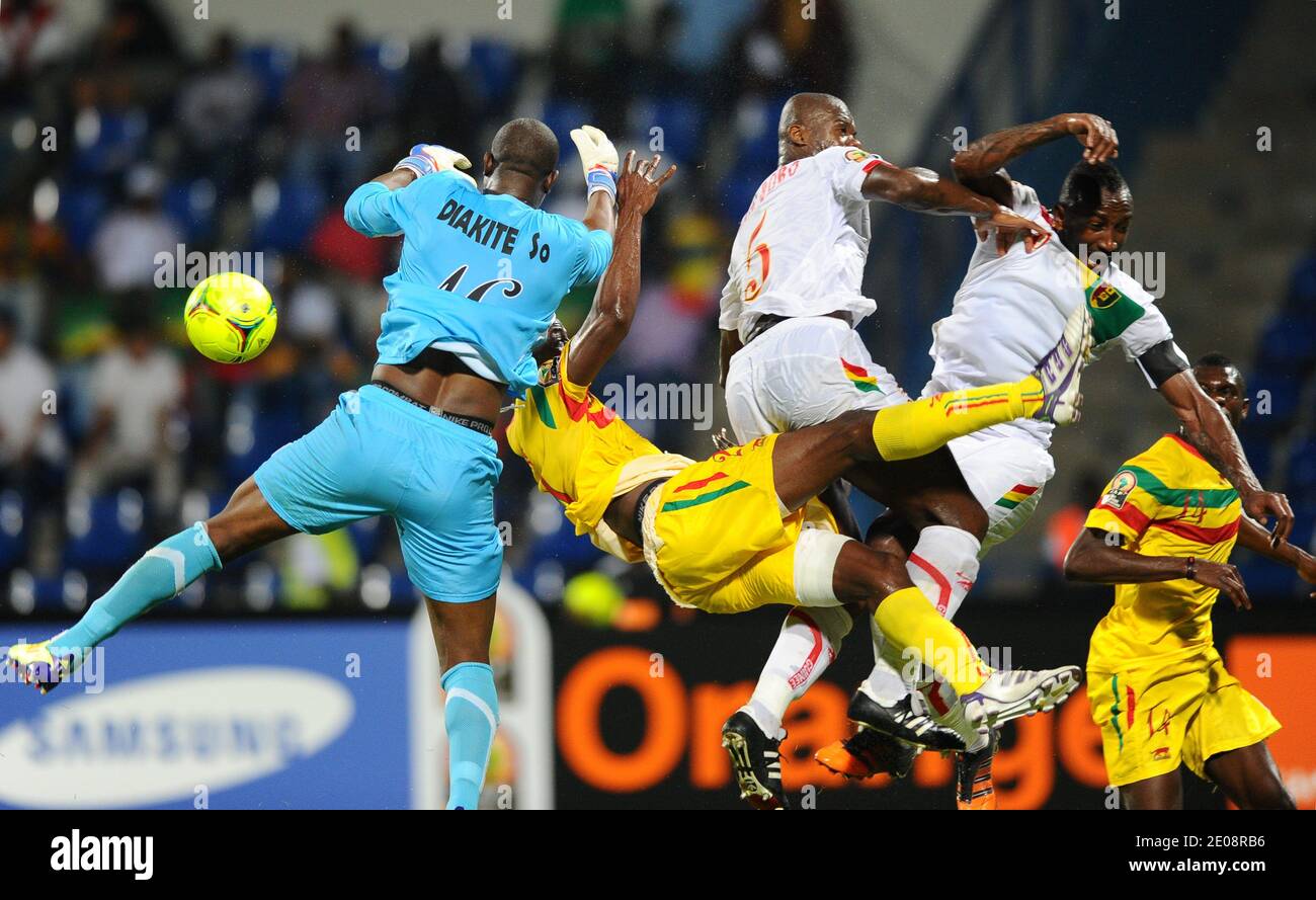 Mali goalkeeper soumaila diakite hi-res stock photography and images ...