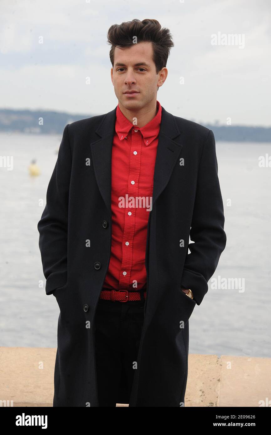 Dj mark ronson hi-res stock photography and images - Alamy