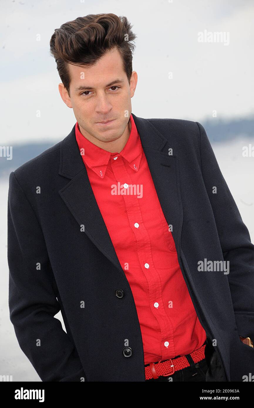 Dj mark ronson hi-res stock photography and images - Alamy