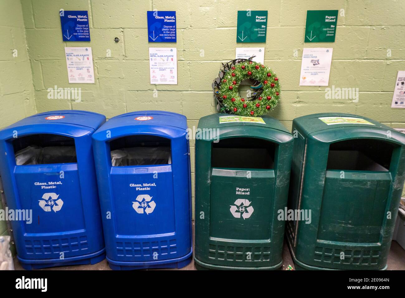 Collection of garbage hi-res stock photography and images - Alamy