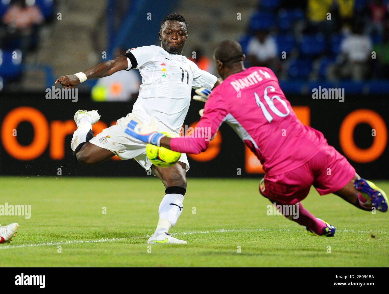 Mali goalkeeper soumaila diakite hi-res stock photography and images ...
