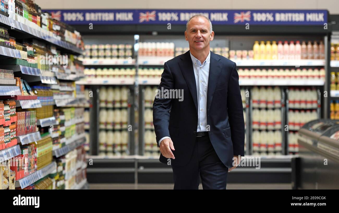 Tesco chief executive dave lewis hi-res stock photography and images ...