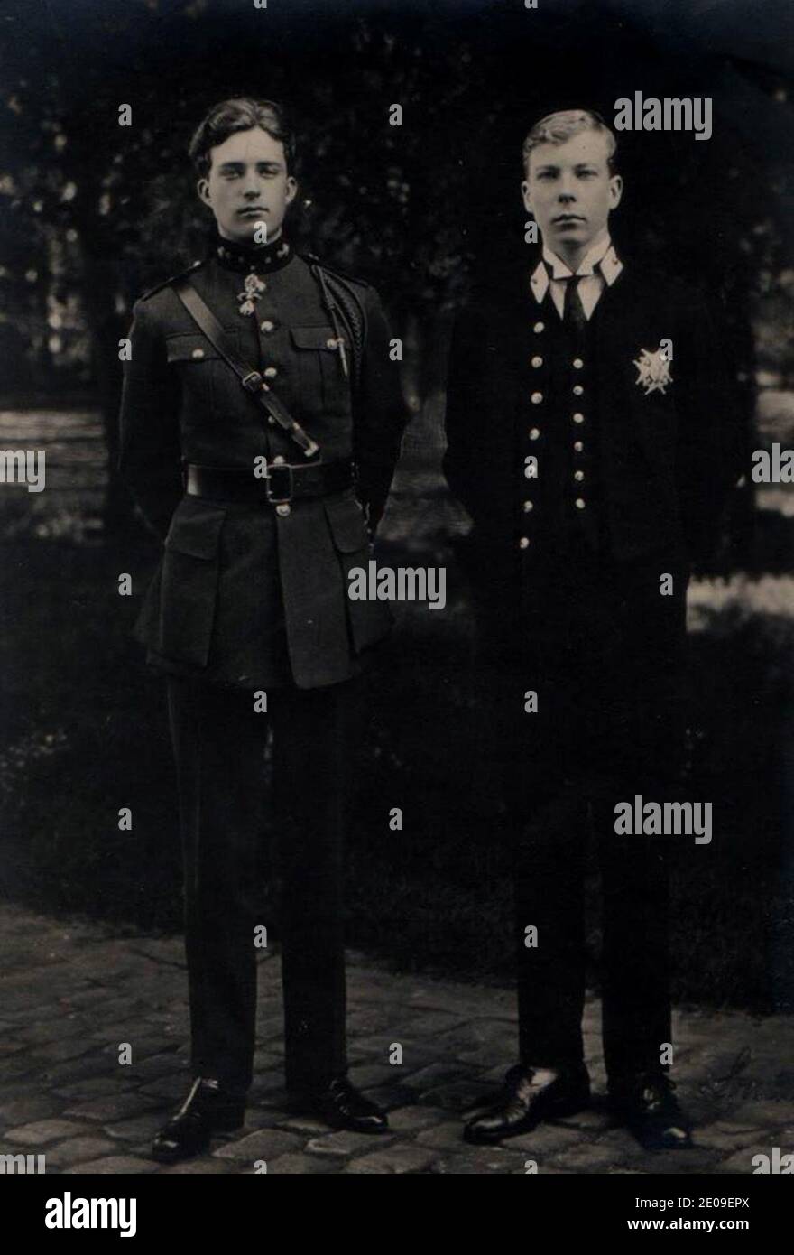 Leopold III of Belgium and little brother Charles, Count of Flanders ...