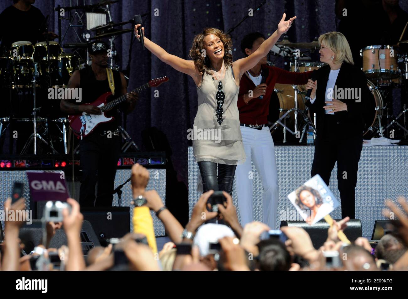 Whitney houston dead at 48 hi-res stock photography and images - Alamy