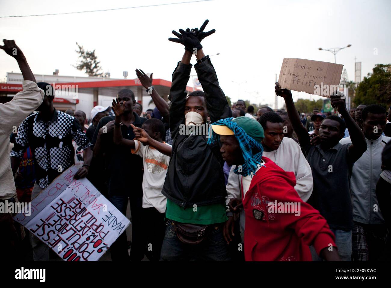 Protesters sprayed police water hi-res stock photography and images - Alamy