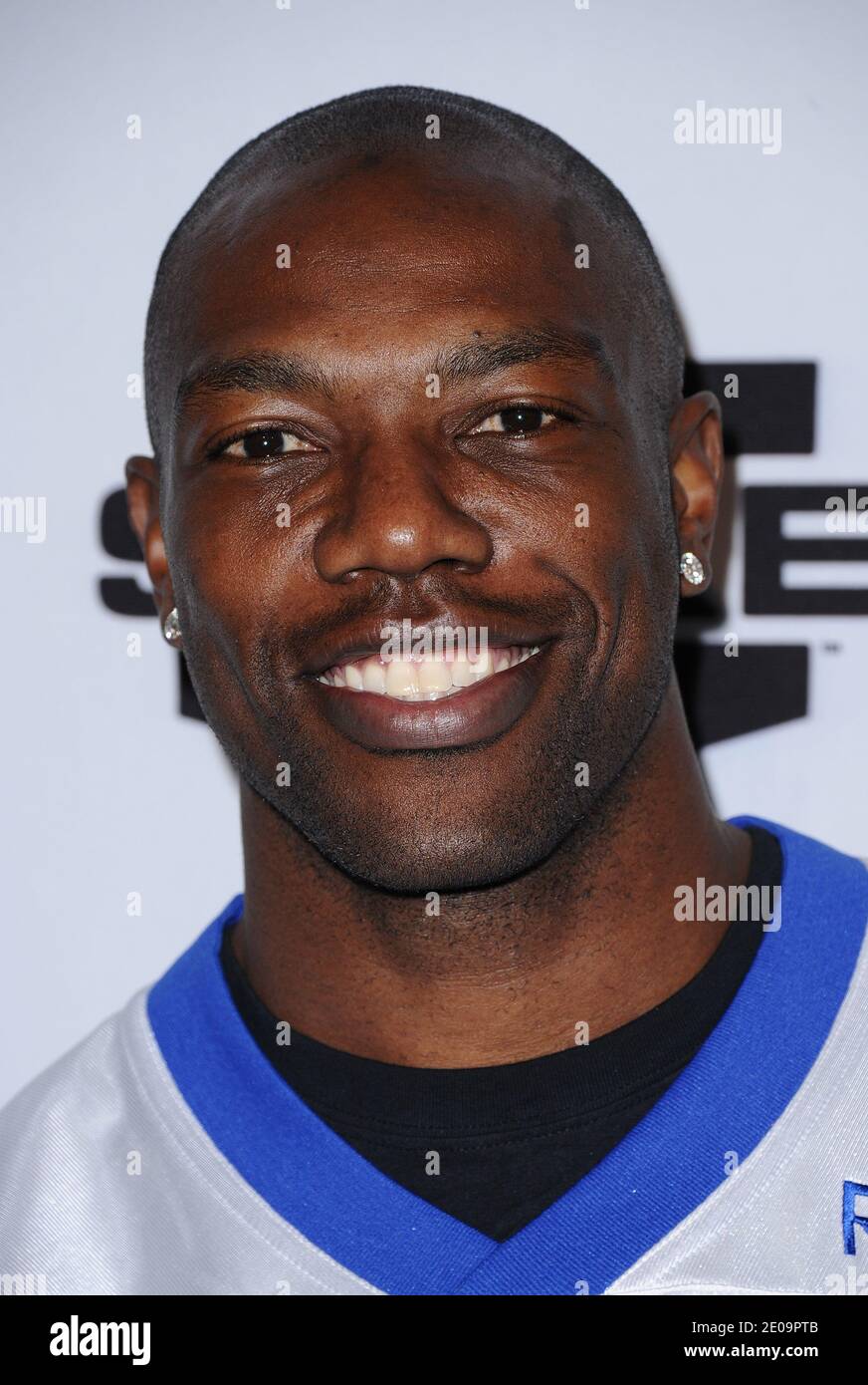 Terrell Owens attends the sixth annual DirectTv celebrity beach bowl in ...