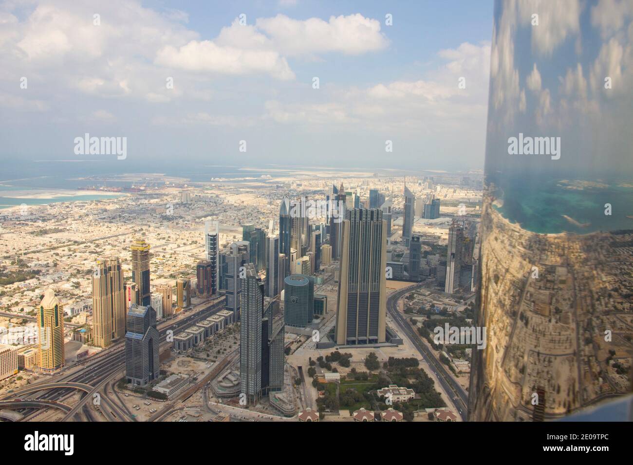 VIEW FROM THE BURJ KHALIFA TOWER, DUBAI, UNITED ARAB EMIRATES.VUE DE LA ...