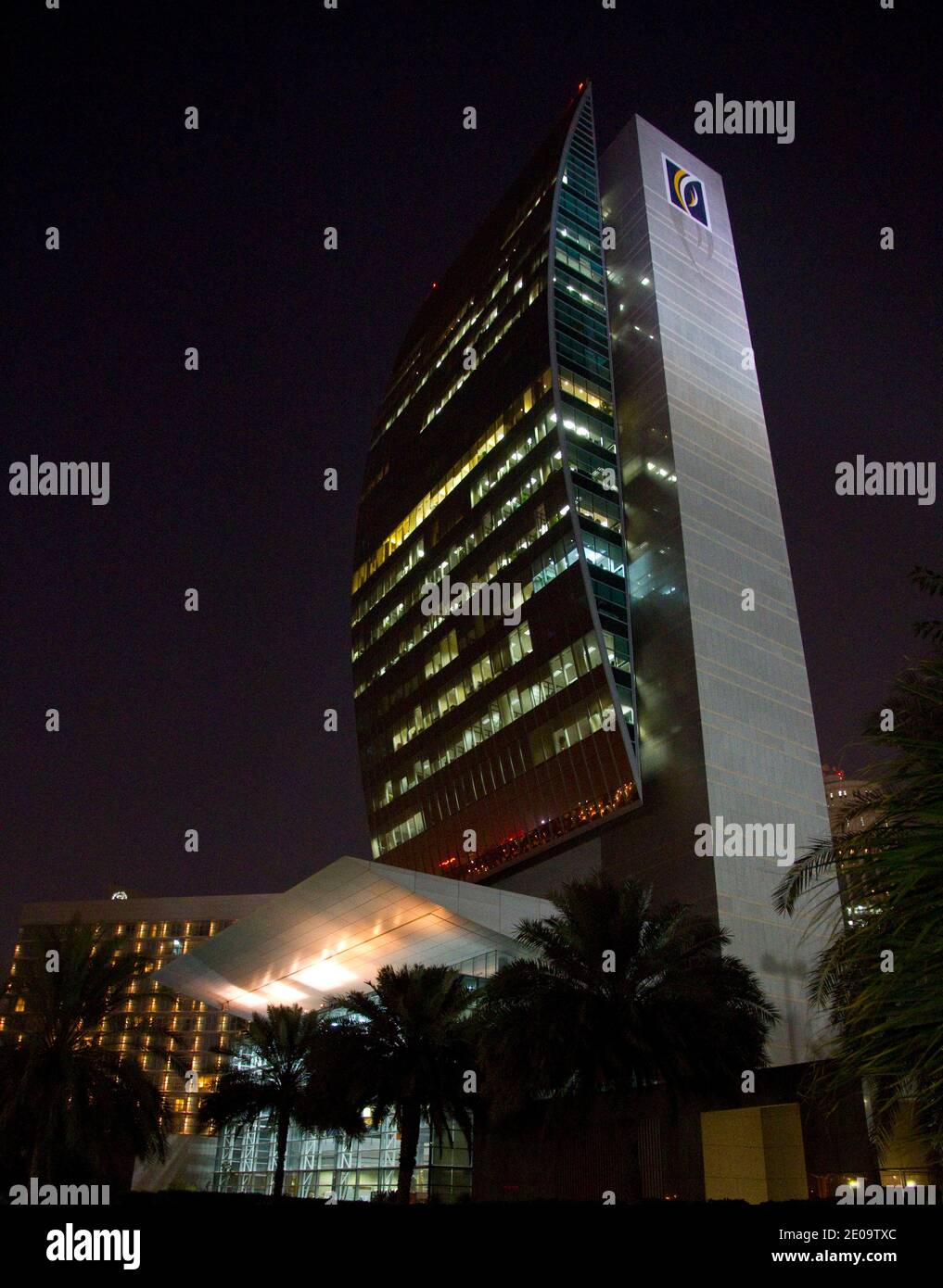 NATIONAL BANK OF DUBAI BY NIGHT, UNITED ARAB EMIRATES.BANQUE NATIONALE ...