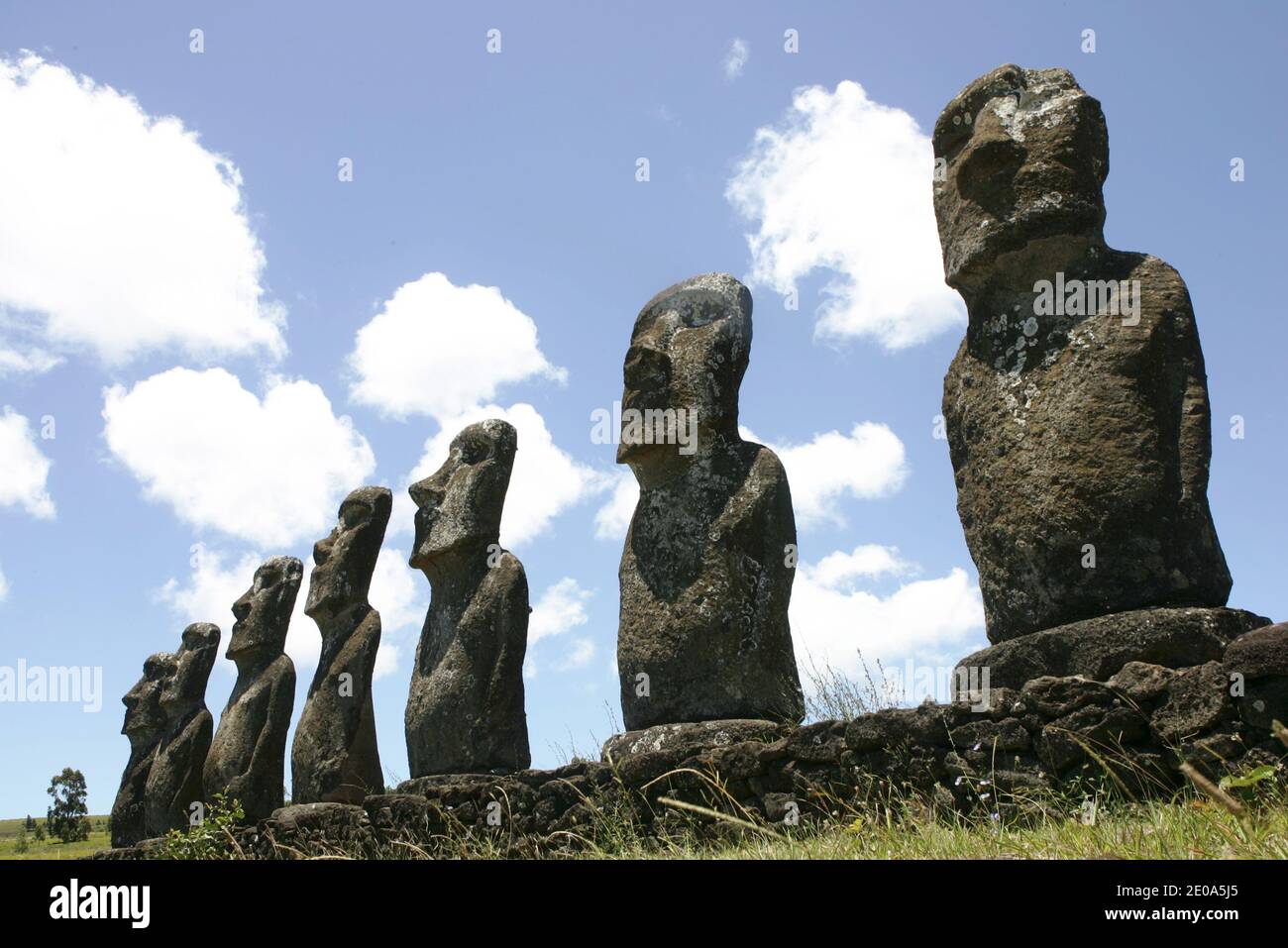 The seven moai of hotu matua hi-res stock photography and images - Alamy
