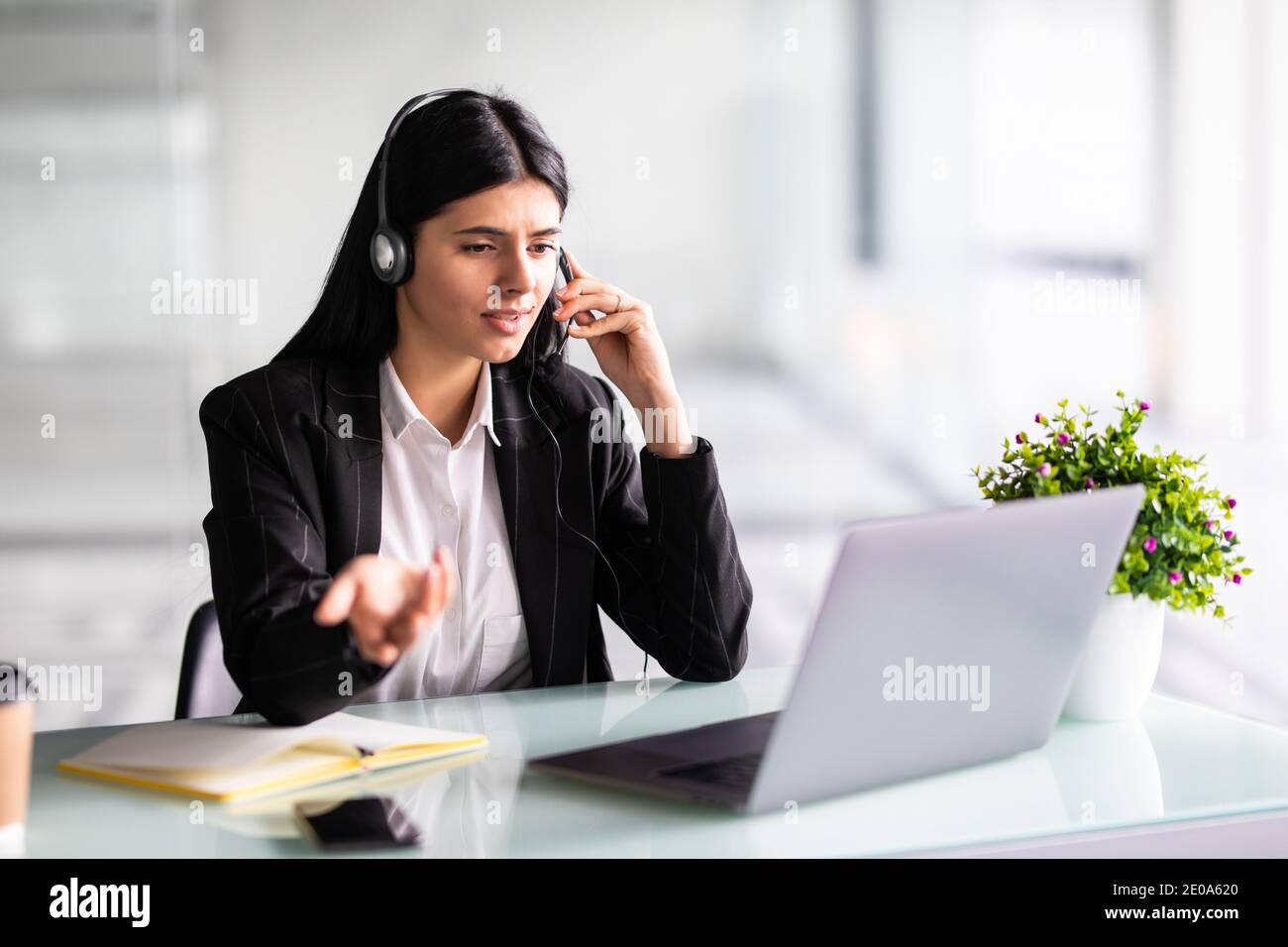 Tired receptionist hi-res stock photography and images - Alamy