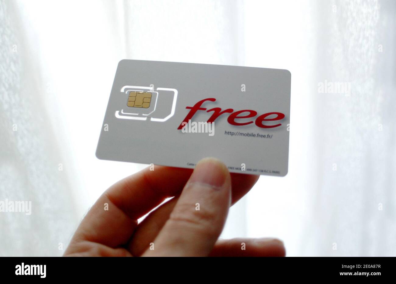 Free sim card hi-res stock photography and images - Alamy