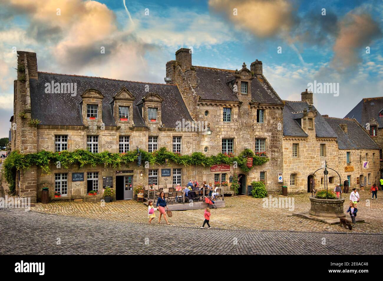 17th century buildings hi-res stock photography and images - Alamy