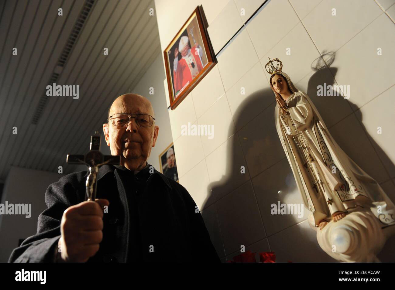 Father gabriele amorth hi-res stock photography and images - Alamy