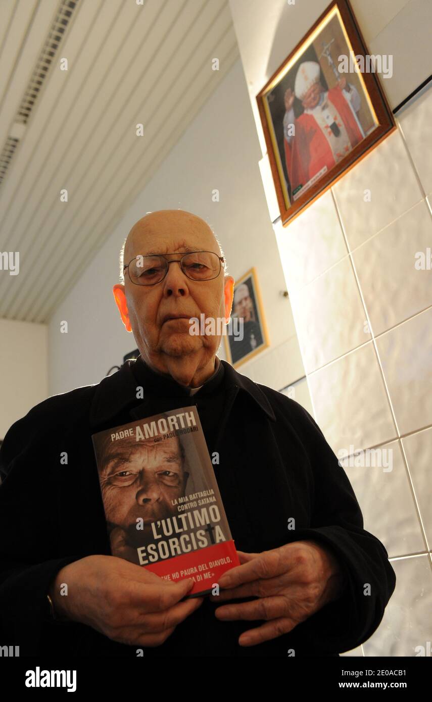 Father gabriele amorth hi-res stock photography and images - Alamy