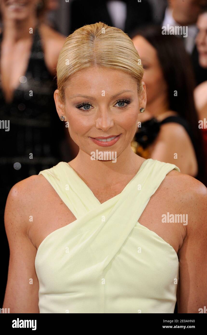 Kelly Ripa arriving at the 84th Annual Academy Awards held at the Kodak ...