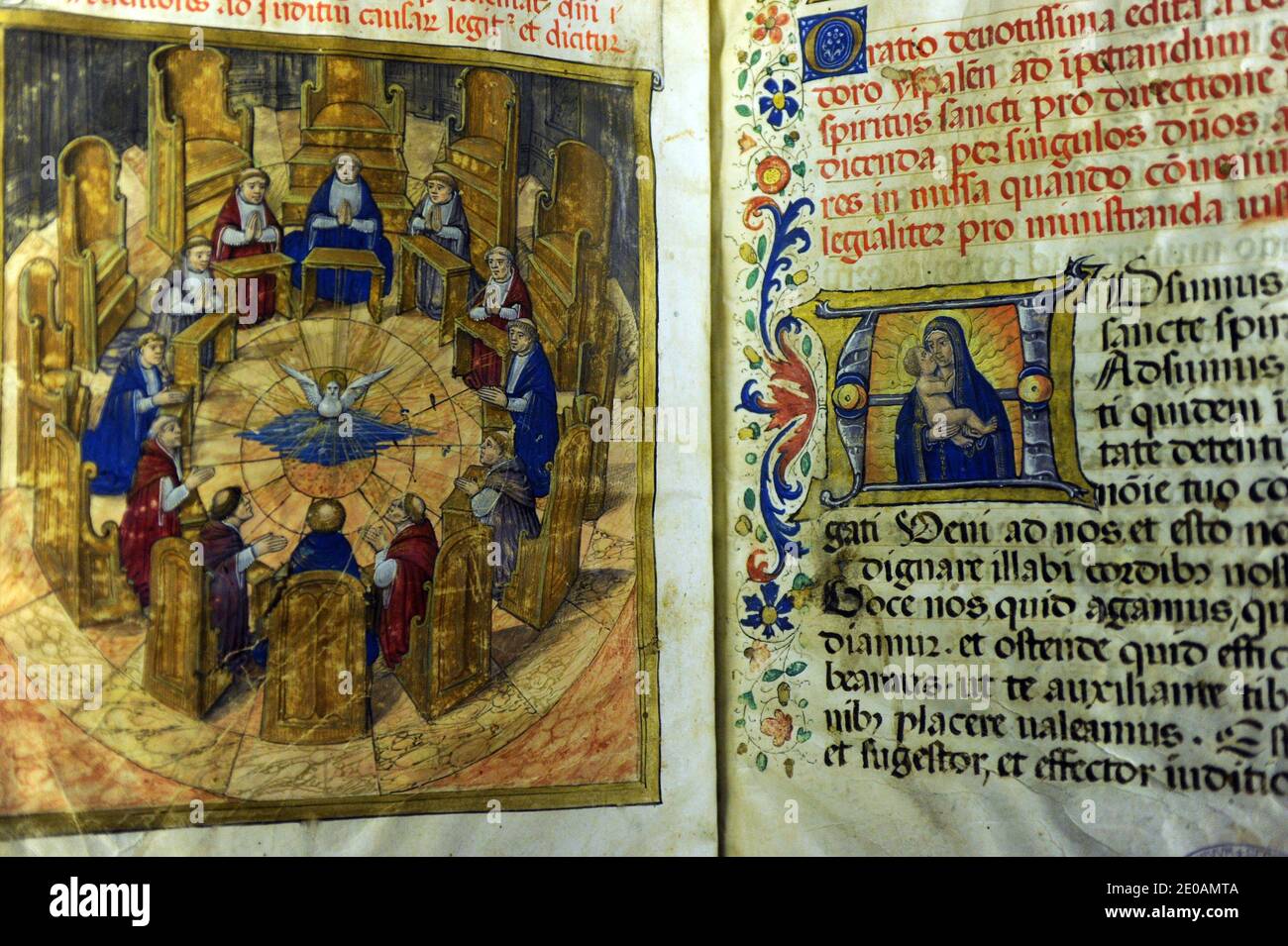 Book of oaths hi-res stock photography and images - Alamy