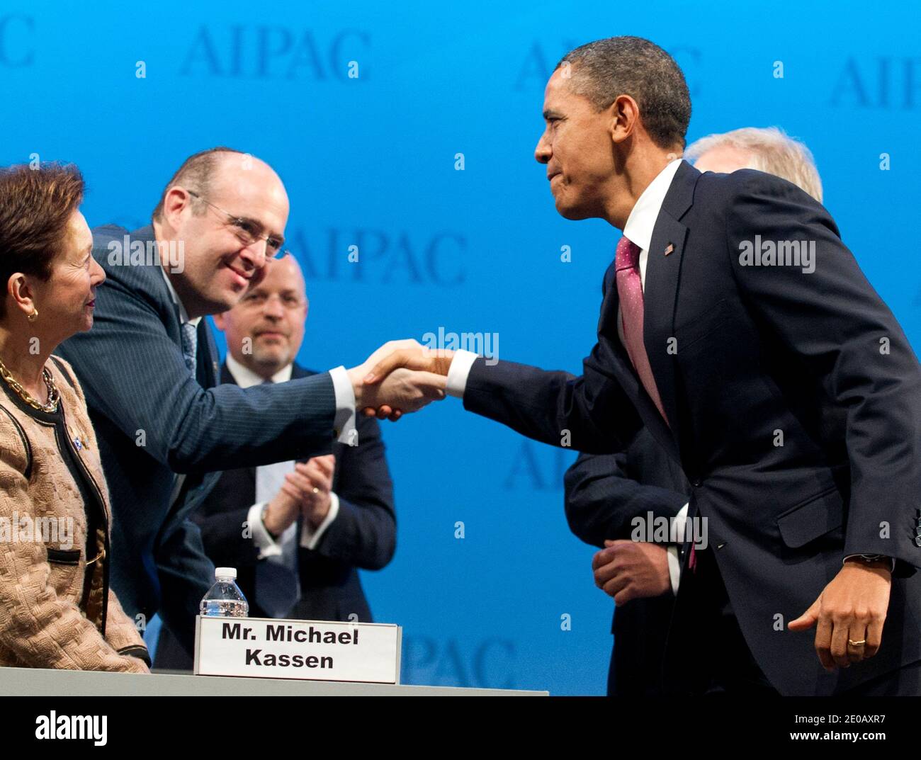 United States President Barack Obama shakes hands with former AIPAC ...