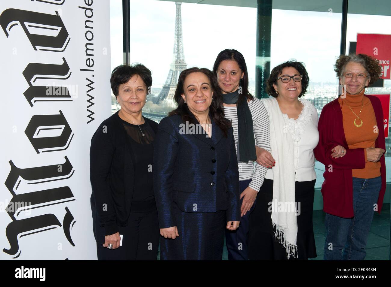 Salam pose hi-res stock photography and images - Alamy