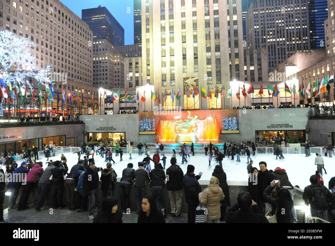 View of the Lower Plaza, Rockefeller Center and Prometheus statue in ...