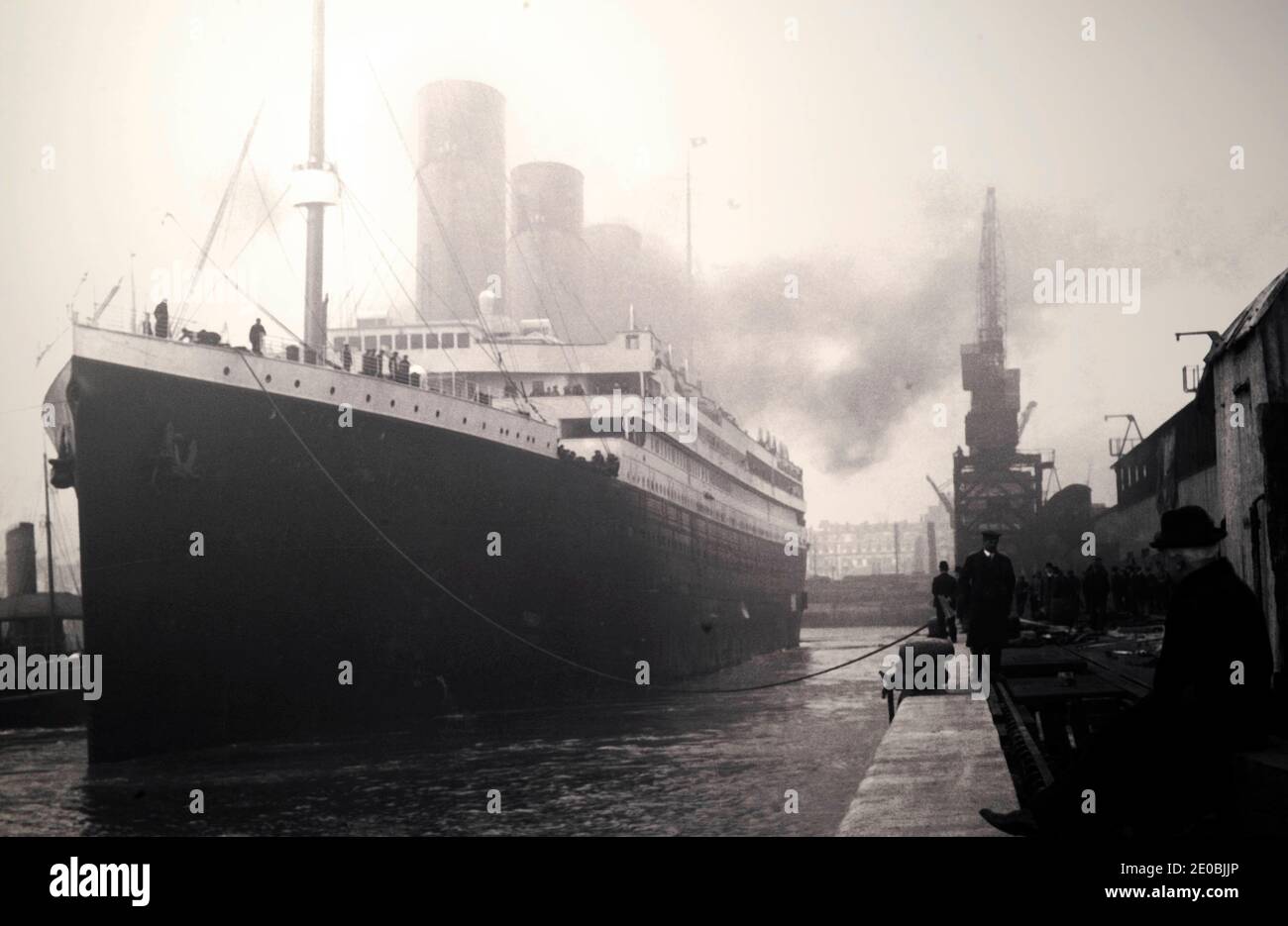 Titanic leaving southampton hi-res stock photography and images - Alamy