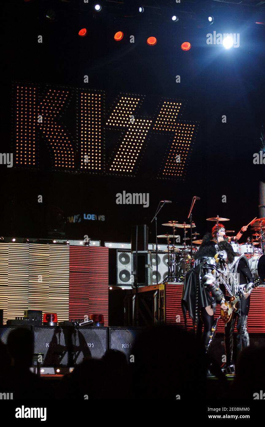 Kiss Stage Sets Spotted At The Final KISS Concert In New York