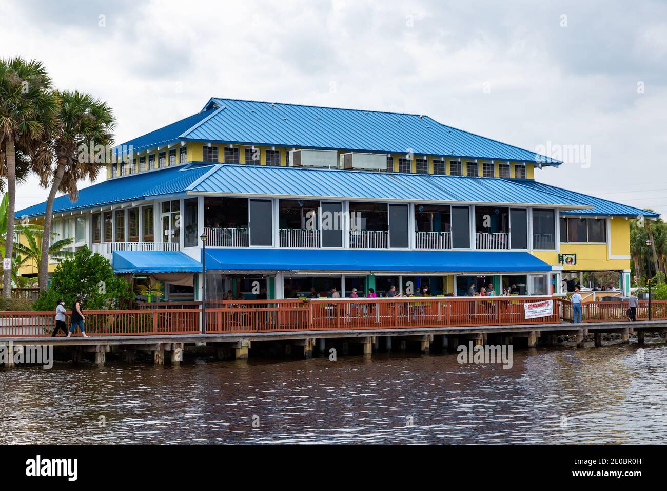 The trendy Mulligan's Beach House Bar and Grill on the St. Lucie River ...