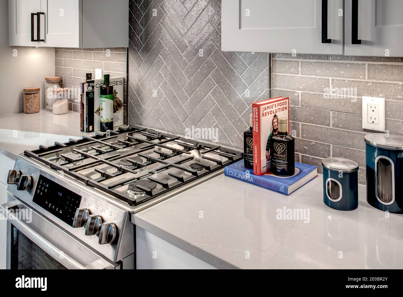 Residential kitchen countertop hi-res stock photography and images - Alamy