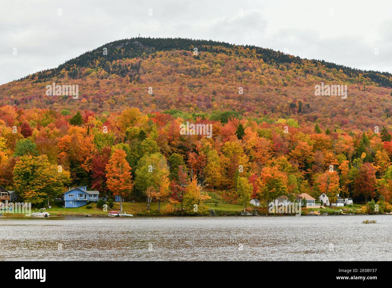 Overlooking of Lake Elmore State Part With Beautiful Autumn Foliage and ...