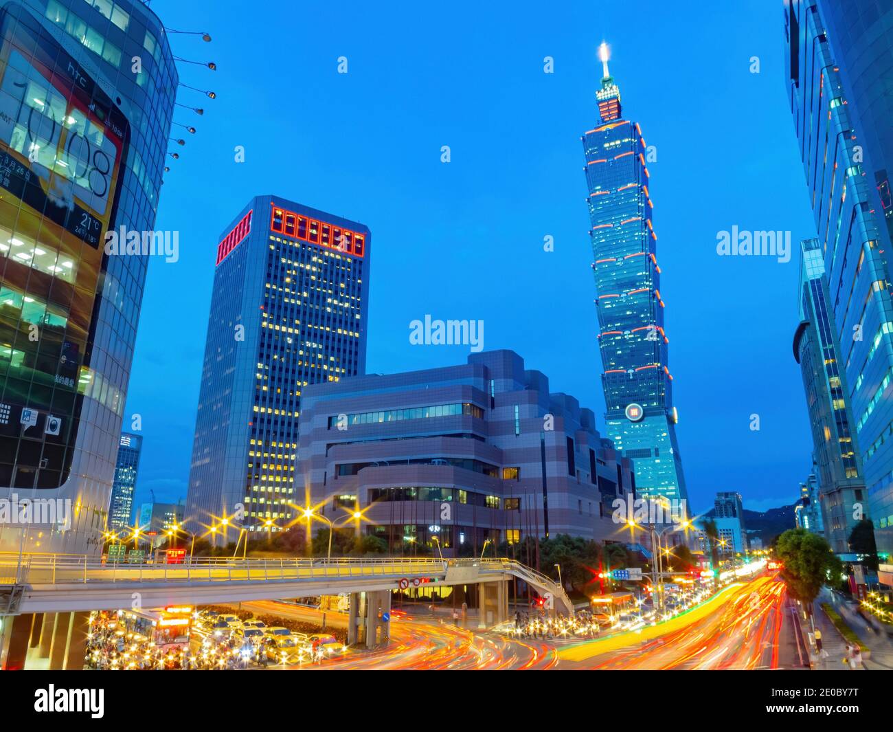 Taipei 101 flag hi-res stock photography and images - Alamy