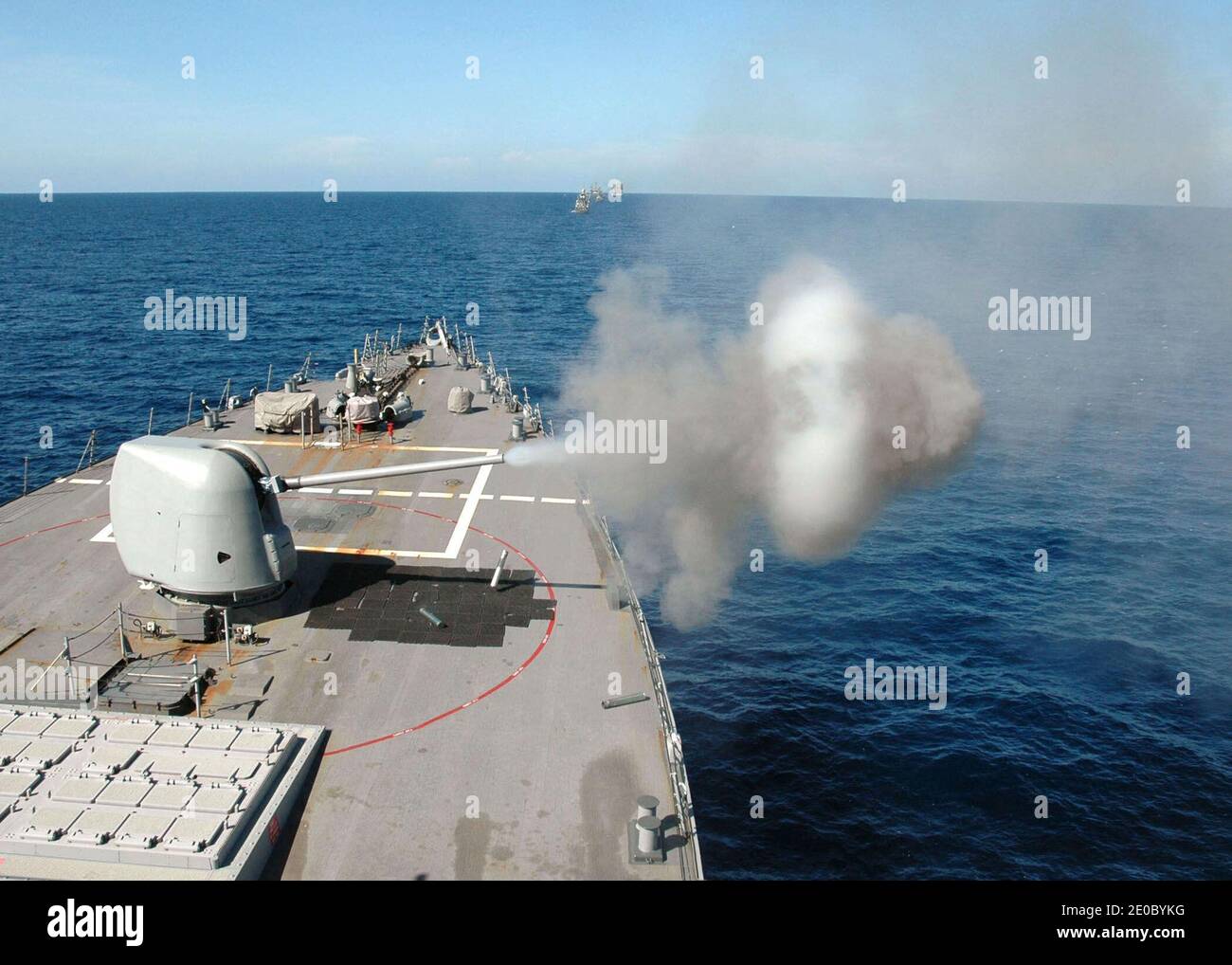 U s navy ships fire hi-res stock photography and images - Alamy