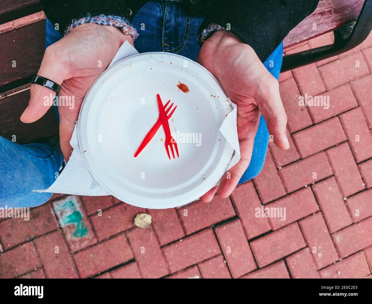 Disposable Plate High Resolution Stock Photography and Images - Alamy