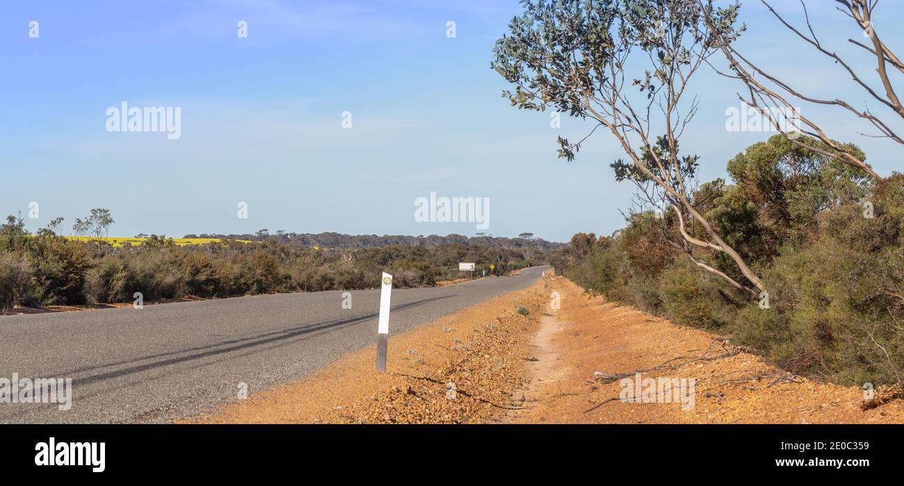 Road through the Stirling Range National Park north of Albany in ...