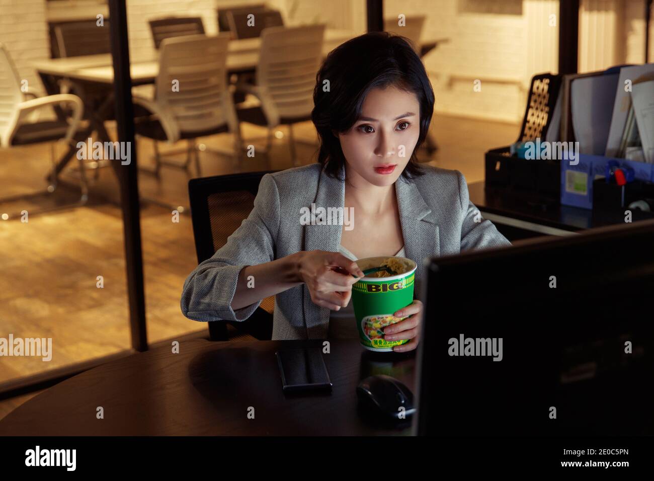 One woman noodles food box hi-res stock photography and images - Alamy