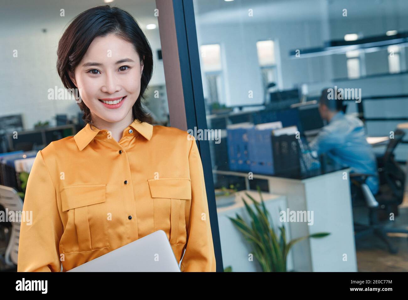 Two business lady using hi-res stock photography and images - Alamy