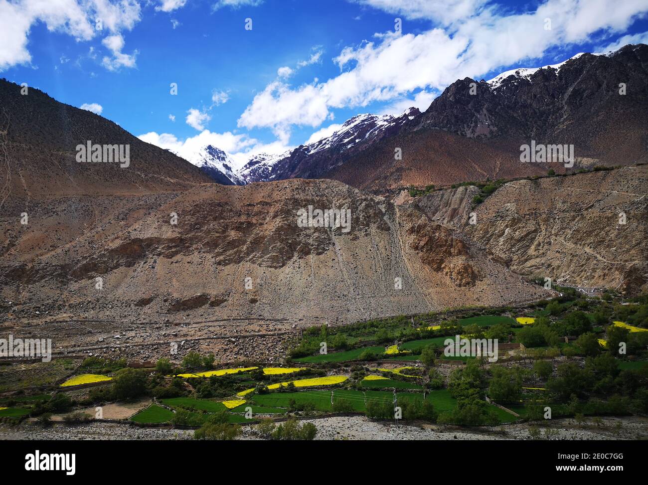 Tibet BaSu yasuhisa mountain scenery Stock Photo - Alamy